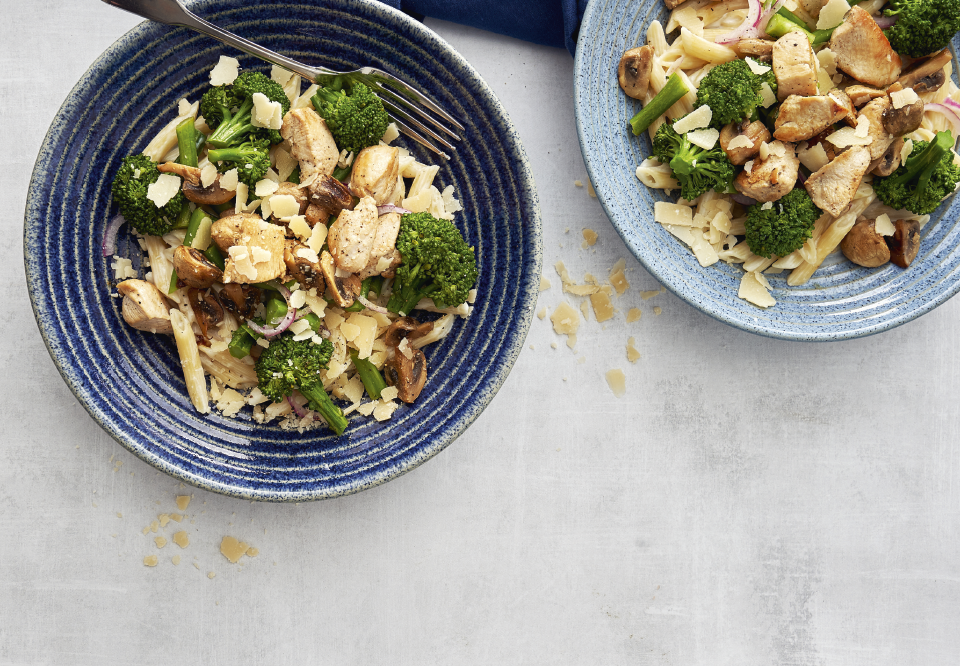 Cremet pasta med kylling på kun 30 minutter! | woman.dk