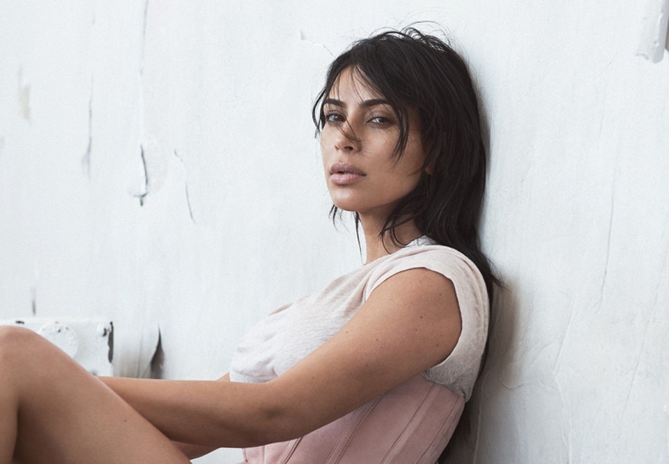 Kim Kardashian afslører sin daglige hudpleje | woman.dk