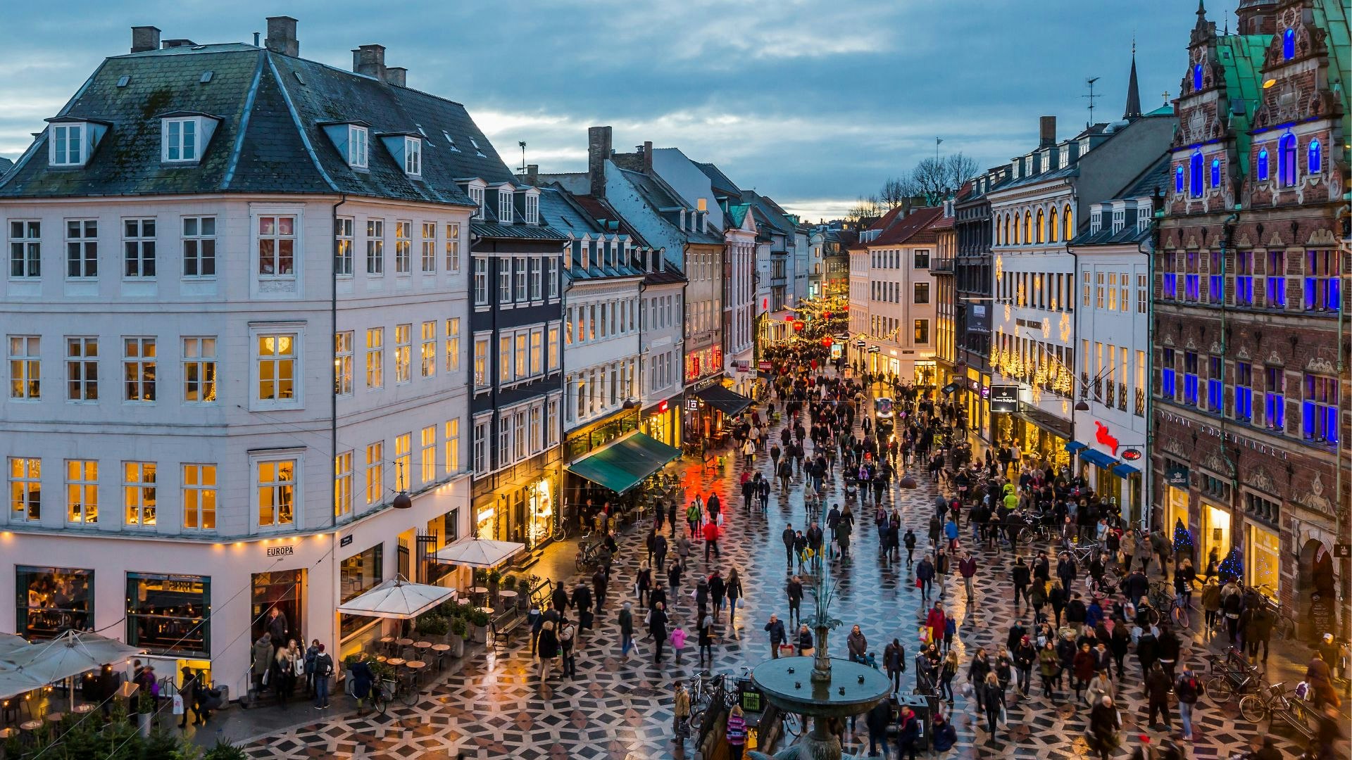 Danmarks befolkningstal kan falde med millioner | woman.dk